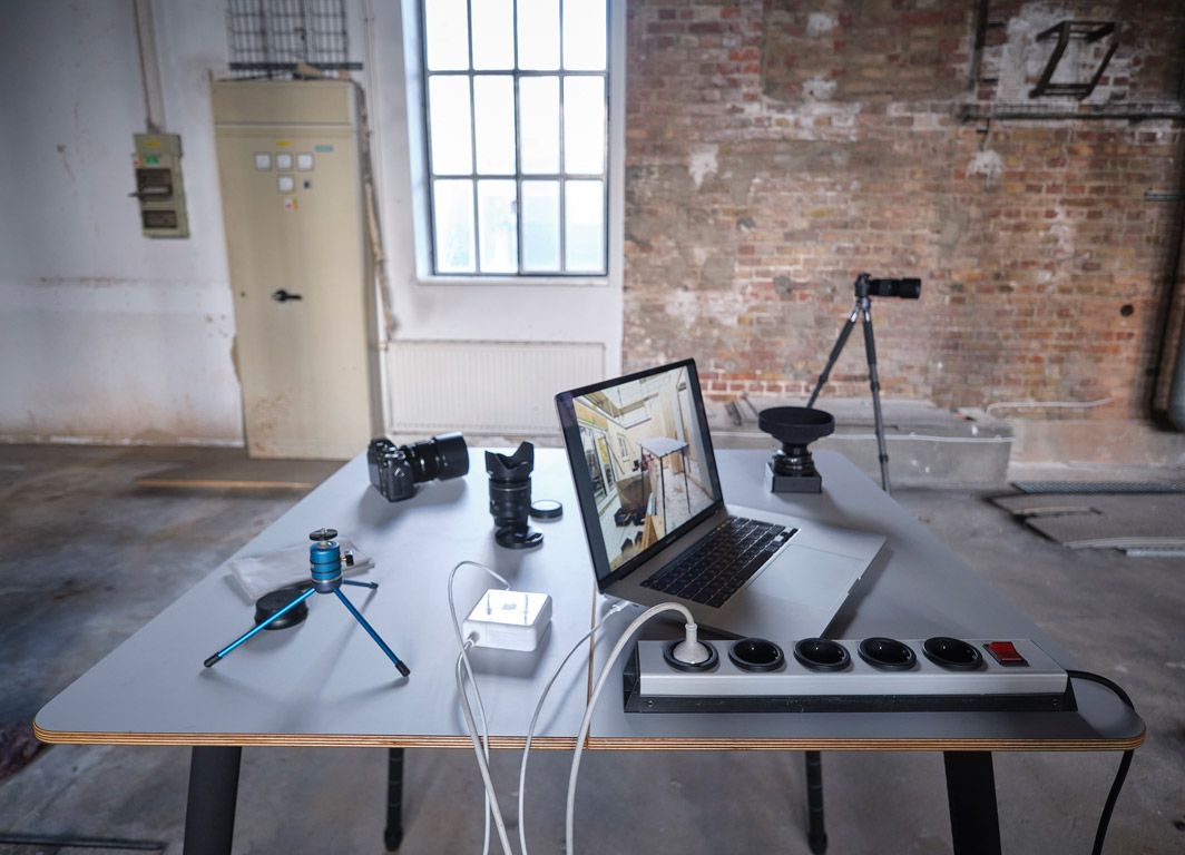 NOVOFLEX Quadro Table: Versatile Table for Photo, Camping & Exhibitions